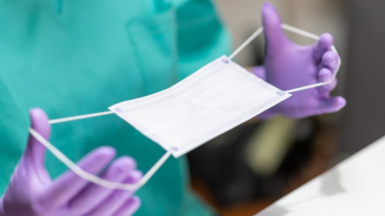 Surgical Face Masks: What You Need to Know to Choose the Right One